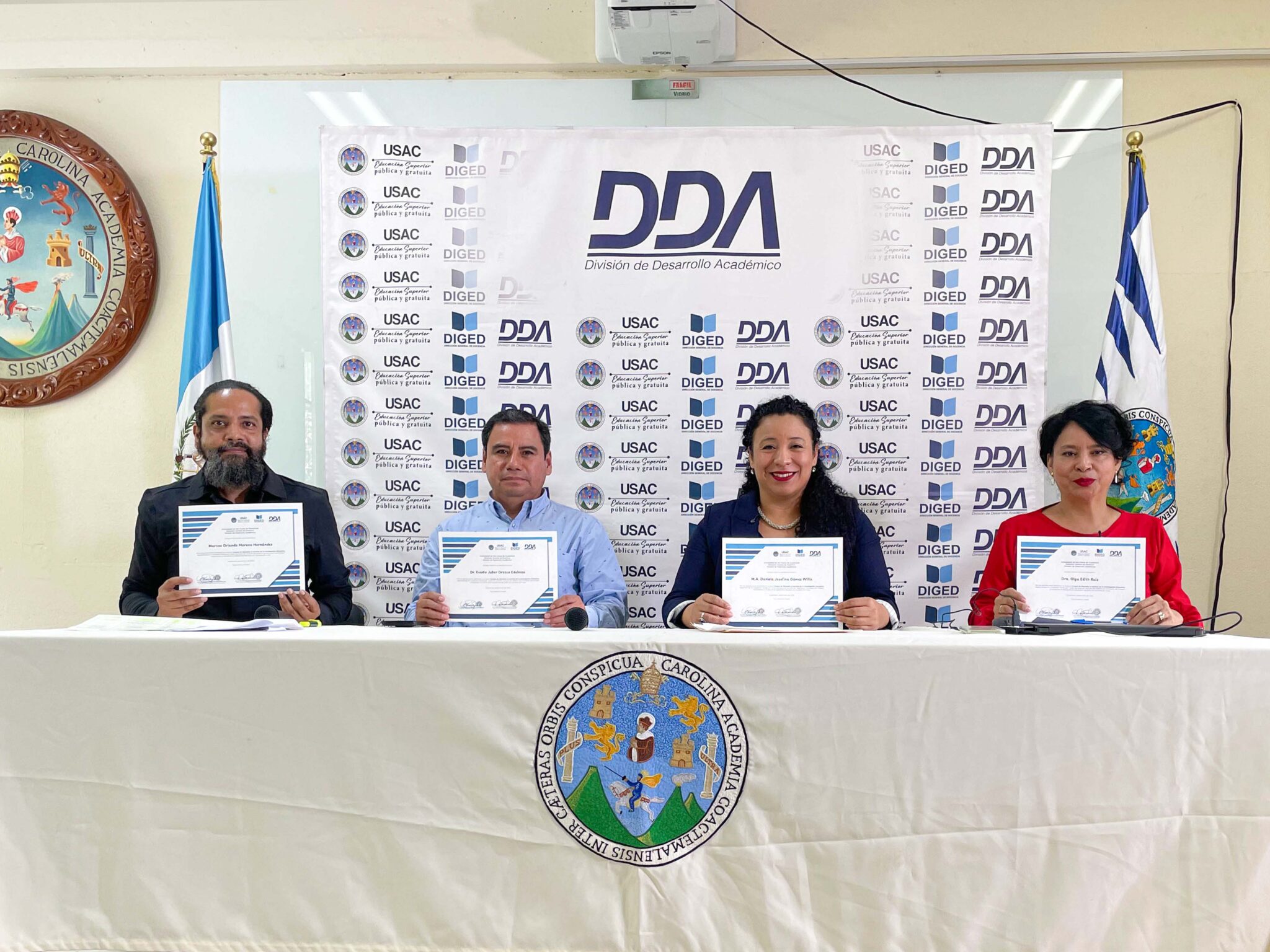 “Grupos de discusión al servicio de la Investigación Educativa ...